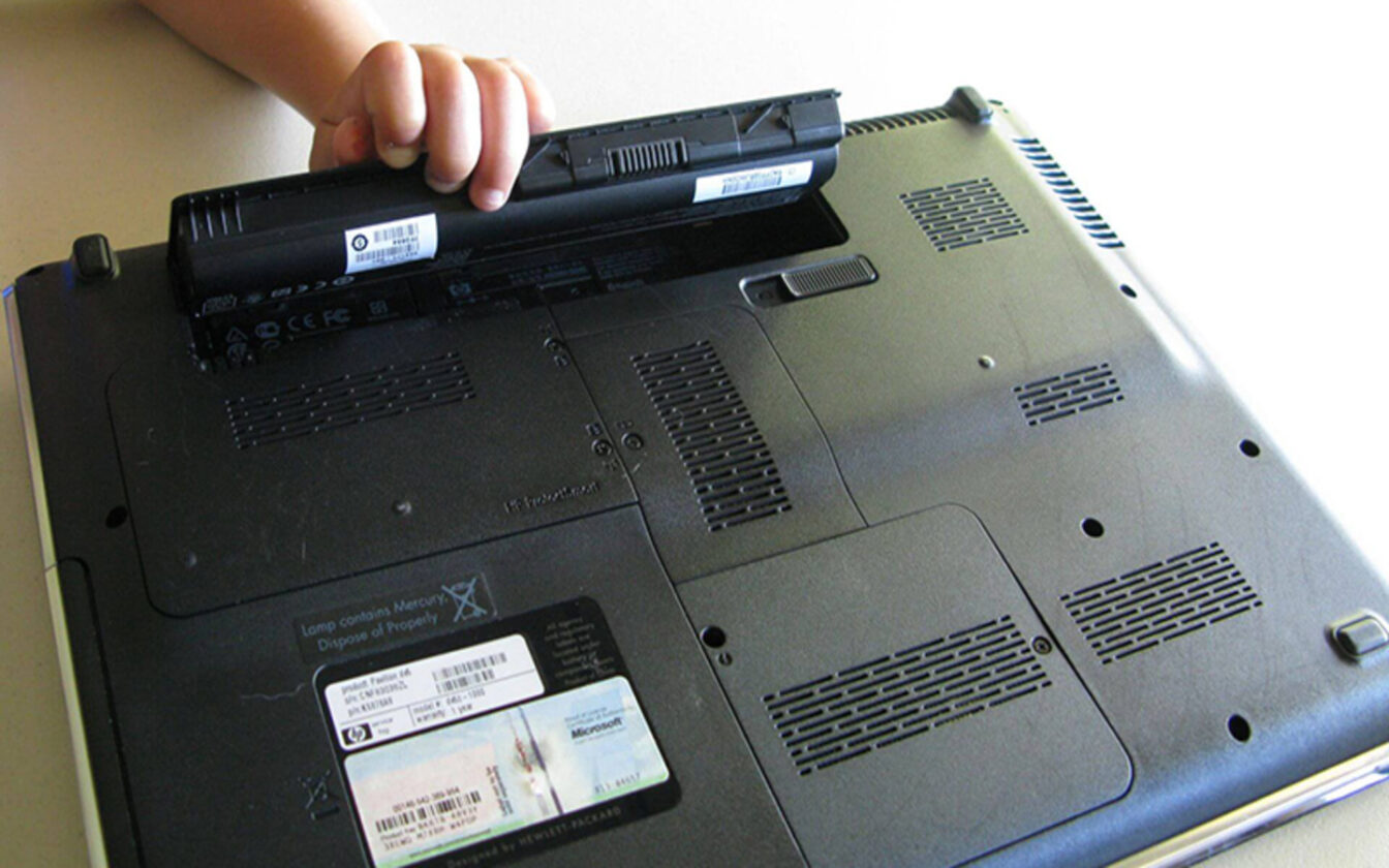 Pin Laptop Là Gì? Những Thông Số Quan Trọng Bạn Cần Biết | Phongvu.vn