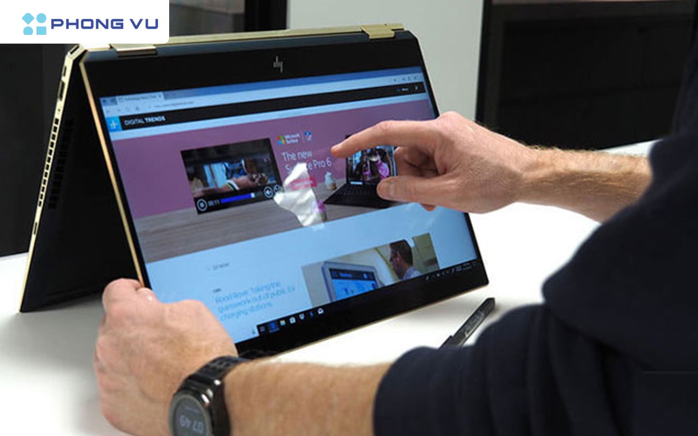 Sinh viên nên mua Laptop hay Tablet?