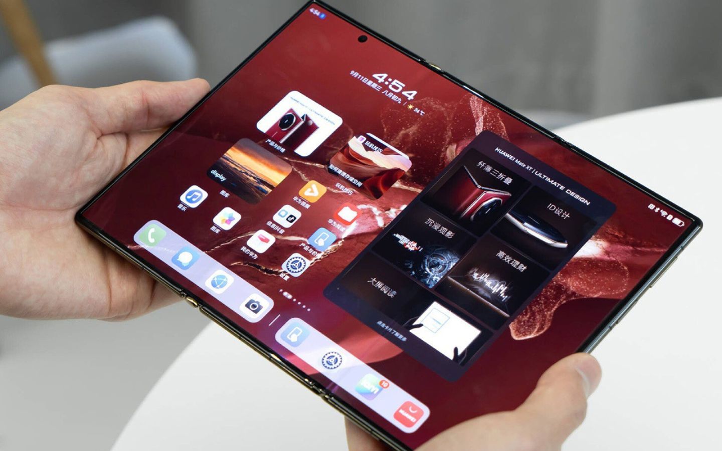 Huawei Mate XT gập ba mở bán toàn cầu, giá siêu cao gần 100 triệu ...