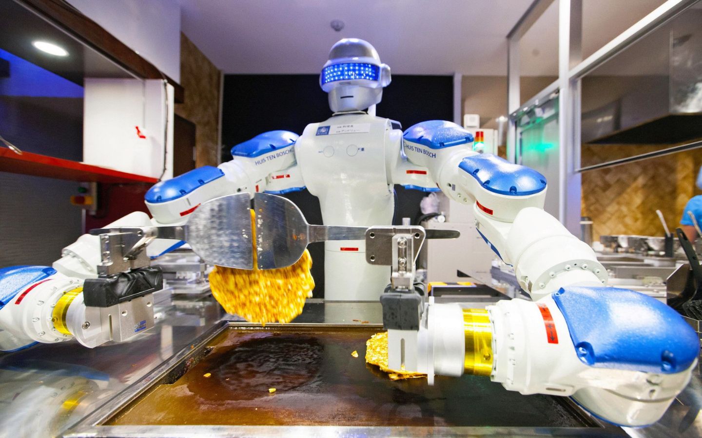 Robot đầu bếp độc lạ với tốc độ nấu nhanh hơn 50% và tiết kiệm 30% chi ...