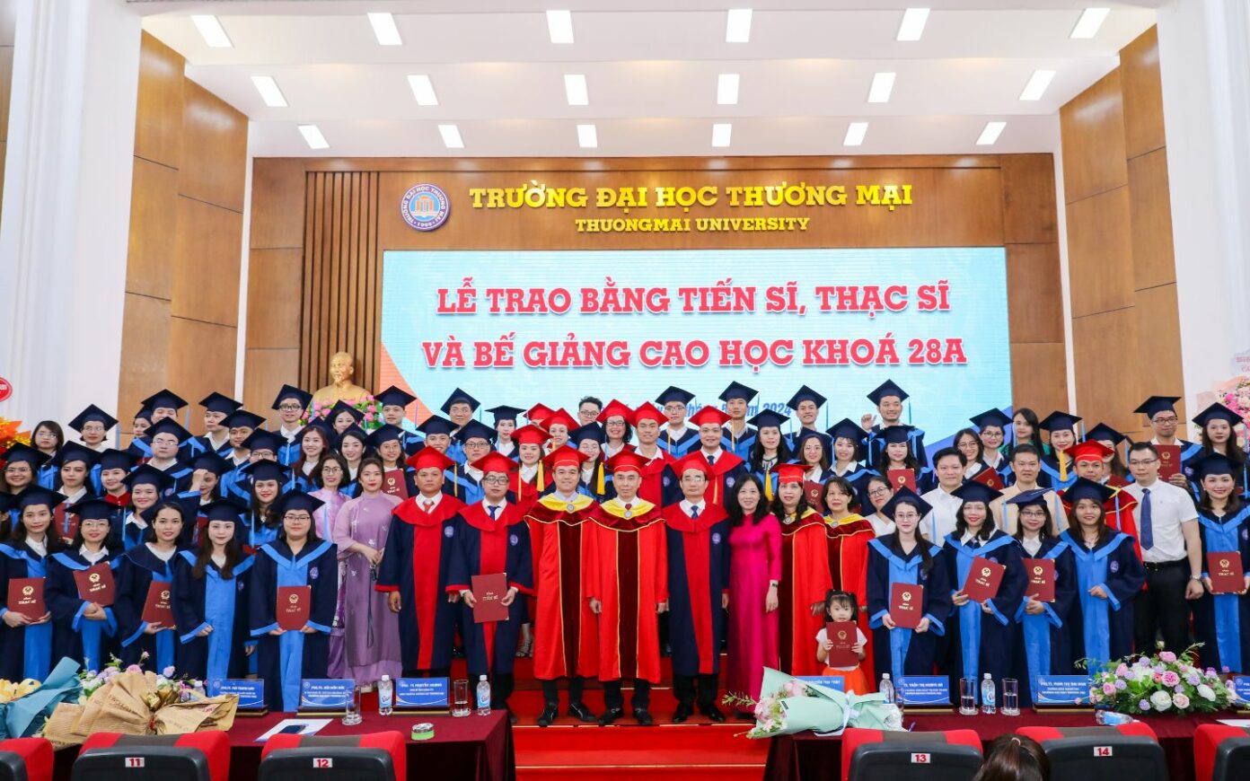 Điểm Chuẩn Đại Học Thương Mại (TMU) 2025 Chính Thức | Phongvu.vn