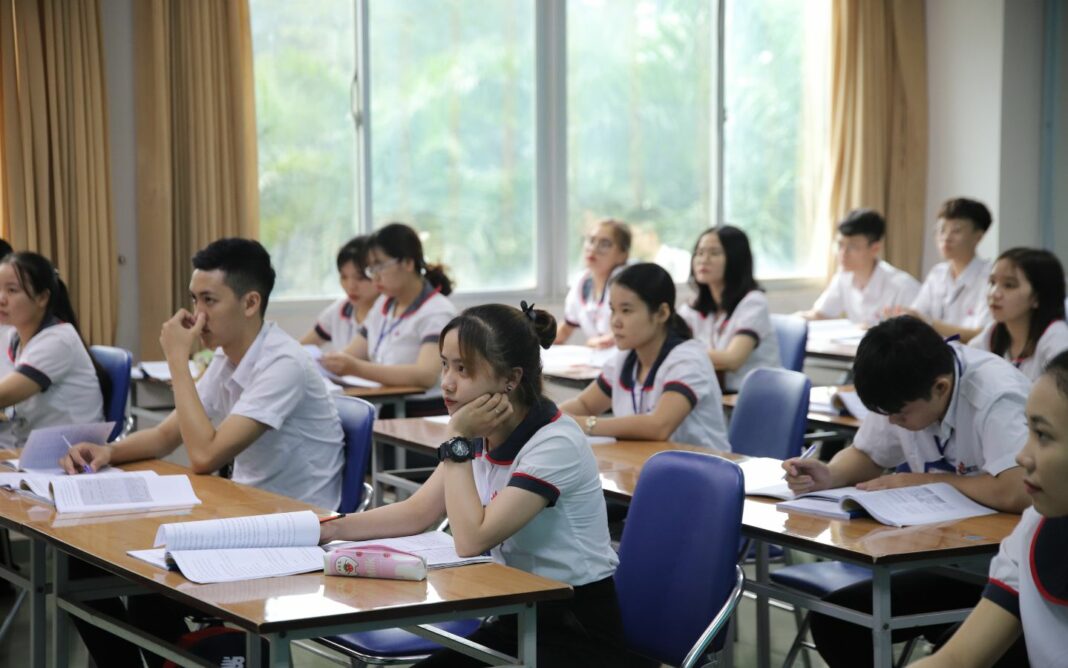 Điểm Chuẩn Đại Học Công Nghiệp TP.HCM (IUH) Năm 2025 Chính Thức ...