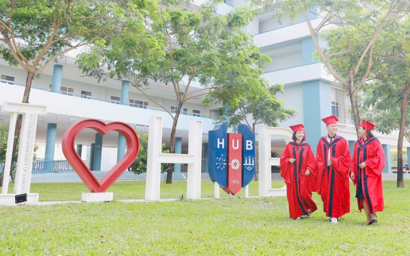 Học phí Đại học Ngân hàng TP.HCM (HUB) 2025 chính thức | Phongvu.vn